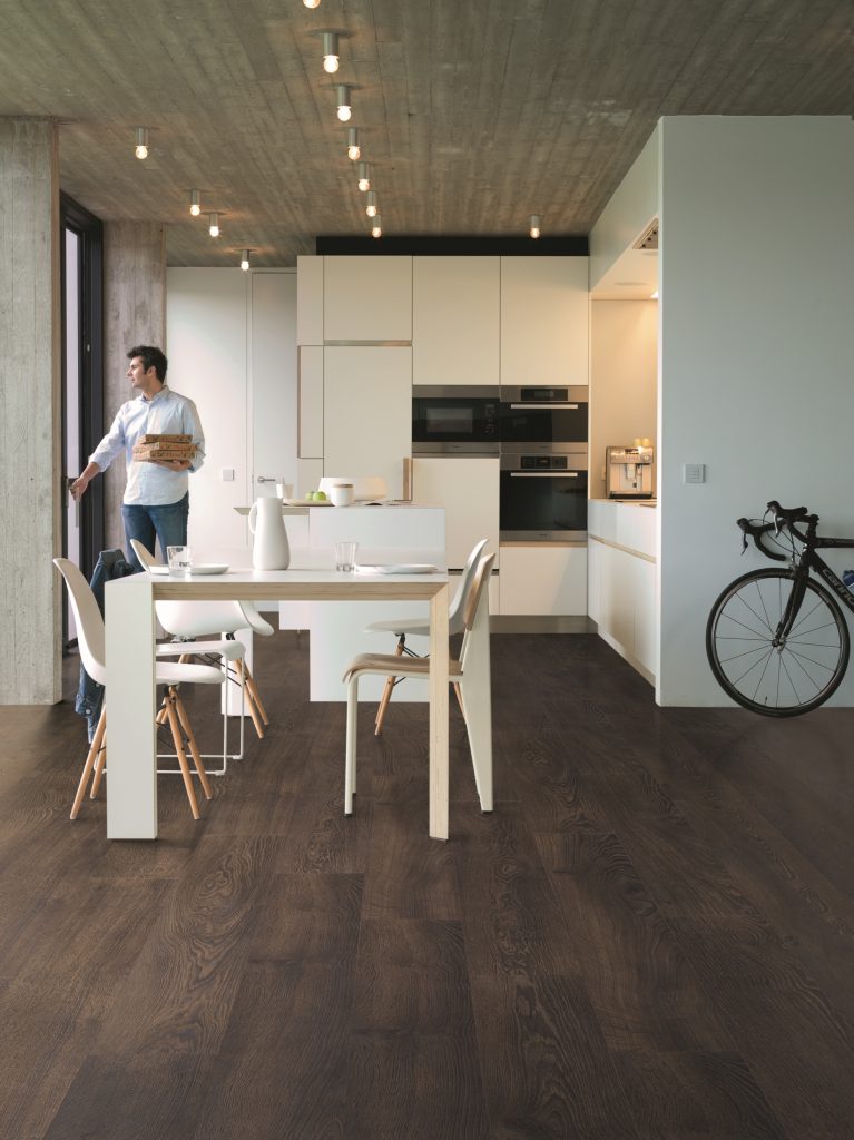 TORLYS Classic Plus Collection Waterproof Laminate - OLD OAK DARK | AA ...